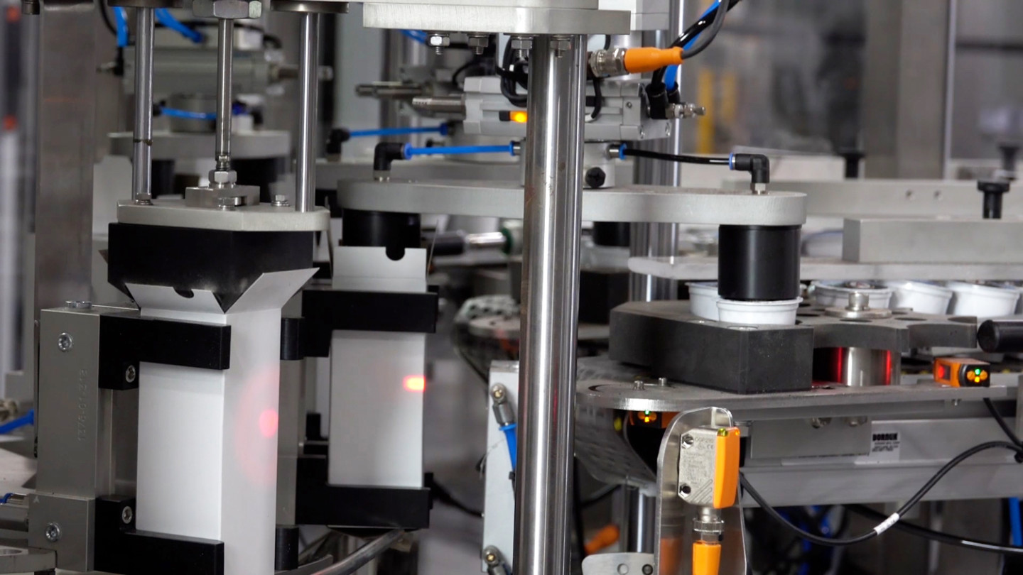 VRC-60 | Cartoner for pharmaceutical companies - Rychiger