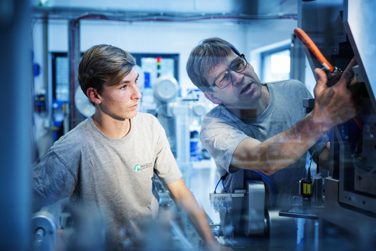 Automotive | automation solutions streamlined - Rychiger